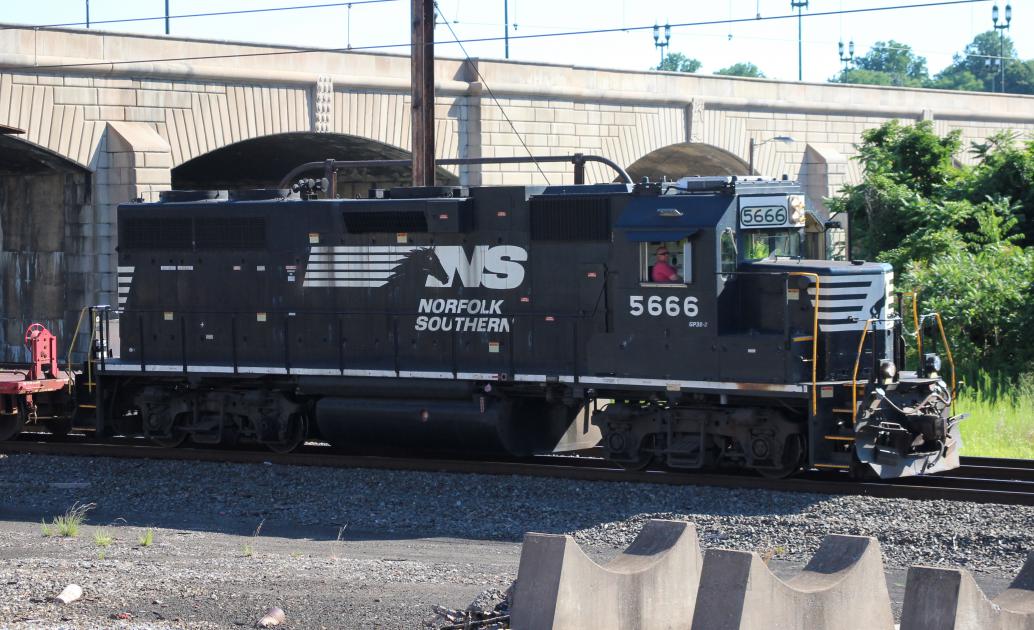 NS 5666 (CR 7698) | Conrail Photo Archive